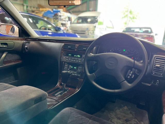 日産 シーマ 30TR Y33後期 1オーナー QR2パールの中古車｜グーネット中古車