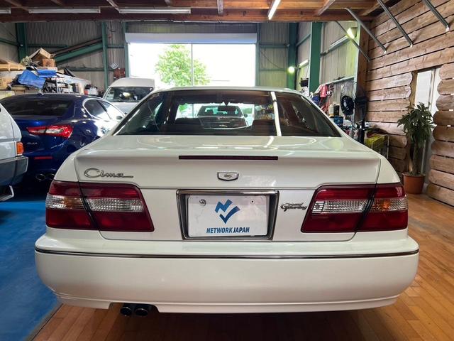 日産 シーマ 30TR Y33後期 1オーナー QR2パールの中古車｜グーネット中古車