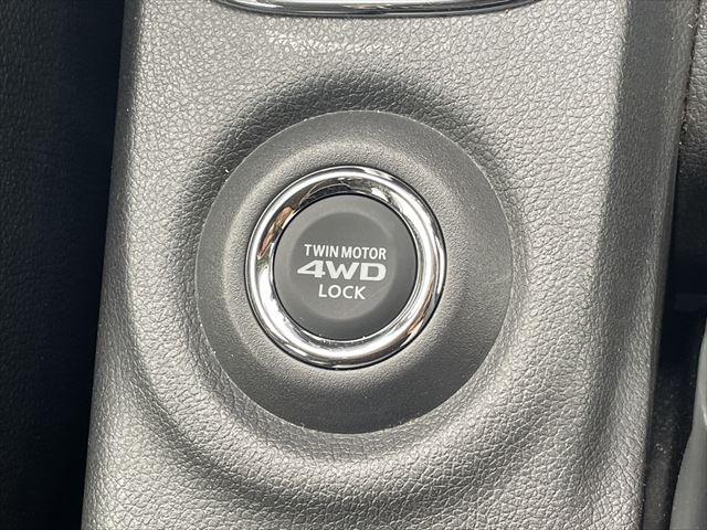 三菱 アウトランダーPHEV Gナビパッケージ QCツキ 保証付 レーダークルーズコントロールの中古車｜グーネット中古車