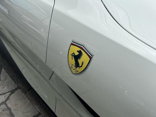 ポルトフィーノ（フェラーリ）ベースグレード 正規ディーラー車 左ハンドル カーボンファイバードライビングゾーン＆カーボンファイバーハンドル ...