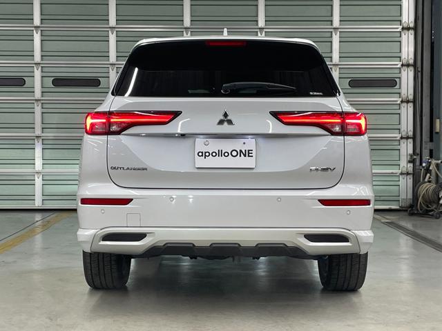三菱 アウトランダーPHEV P 4WD☆サンルーフ☆ワンオーナー☆純正ナビ☆フルセグ☆BOSEプレミアムサウンド☆シルバールーフレール☆ブラインドスポットモニター☆ETC☆全方位カメラ☆ ...