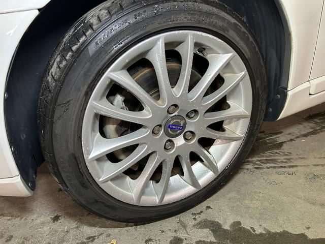 ボルボ V50 2．0eアクティブプラス 夏冬タイヤ付き レザーシート HDDナビの中古車｜グーネット中古車