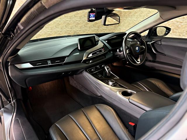 BMW i8 20インチAW タイヤ4本交換済み 全周囲カメラの中古車｜グーネット中古車