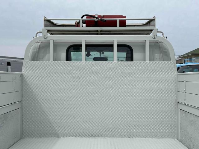 いすゞ エルフトラック 垂直パワーゲート付2．95t積み平ボディーガス屋仕様アオリ 2．95t積み平ボディー 6速MT 荷台上下前後5方開分割式アオリの中古車｜グーネット中古車