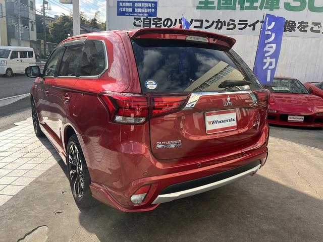 三菱 アウトランダーPHEV GセーフティP4WD☆SD全方位カメラ☆後席モニター☆サンR ☆後期スタイリングパッケージ Eアシスト OPサンルーフ＆レザーシートの中古車｜グーネット中古車