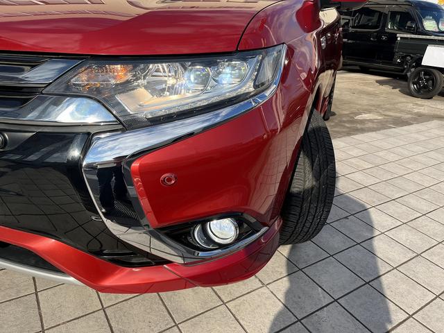 三菱 アウトランダーPHEV GセーフティP4WD☆SD全方位カメラ☆後席モニター☆サンR ☆後期スタイリングパッケージ Eアシスト OPサンルーフ＆レザーシートの中古車｜グーネット中古車