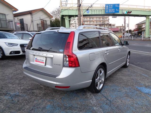 ボルボ V50 2．0クラシック 本革サンルーフHDDナビ地デジバックカメラ禁煙車の中古車｜グーネット中古車