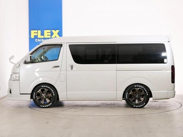 ハイエースワゴン（トヨタ）GL 10人乗り3ナンバー登録 ガソリン4WD 内装アレンジVer1 ローダウン 17インチアルミホイール ナビ 後席モニター ETC ベッドキット 脱着式テーブル ...