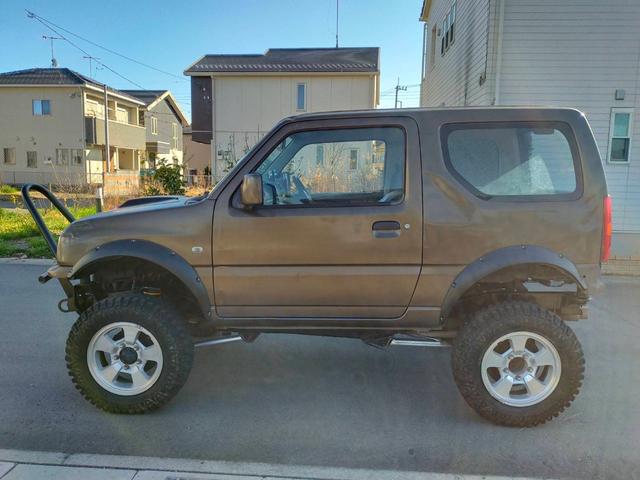 スズキ ジムニー XG ローンブラックOK後期型5MTターボ3インチリフトアップ2インチボディーリフト前後ラテラルラッド強化リーディングトレーディングアームブレーキホース延長マキシスクリーピー ...