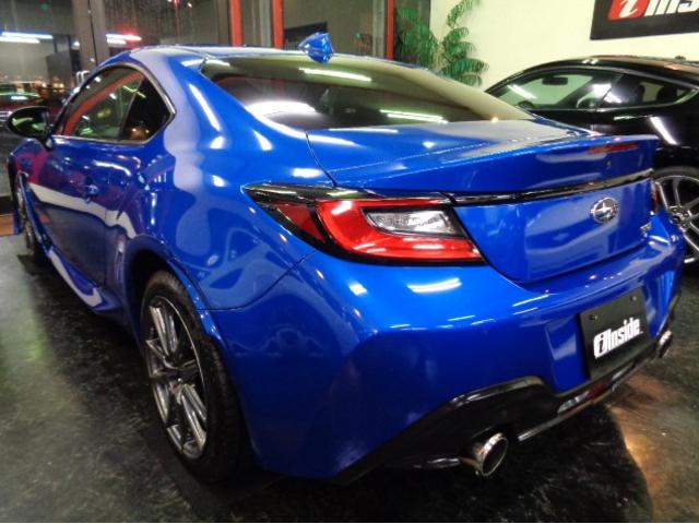 スバル BRZ R WRブルーパールカラーGRエアロF24A型BOXERエンジン6MTミッション大口径2本出しマフラーVSCコントロールTRACKモード9インチナビTVバックカメラLEDライト ...
