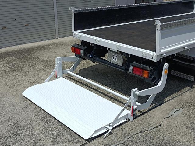 日産 アトラストラック ロング低床2t積 新明和600kgアーム式パワーゲート 3．0ディーゼルターボ 6速の中古車｜グーネット中古車