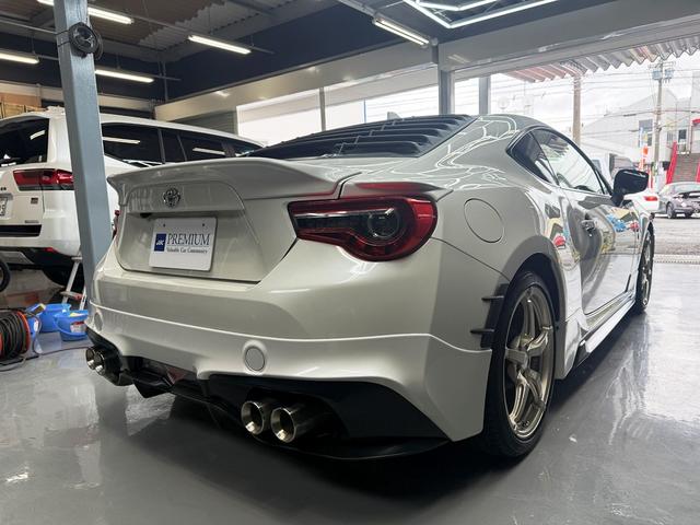 86（トヨタ）GT 6速MT TRDパフォーマンスラインエアロ（F・S・R） TRDトランクスポイラー TRDマフラー TRD18インチAW LEDヘッド＆フォグ 純正SDナビ フルセグTV ...