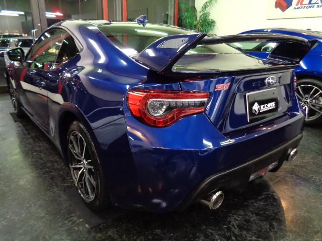 スバル BRZ R 後期型ラピスブルーパールカラー後期専用エアロ大型リアスポD4S－BOXERエンジン6MT2本出しマフラーVSCコントロールTRACKモード後期アルミLEDウインカブラック ...