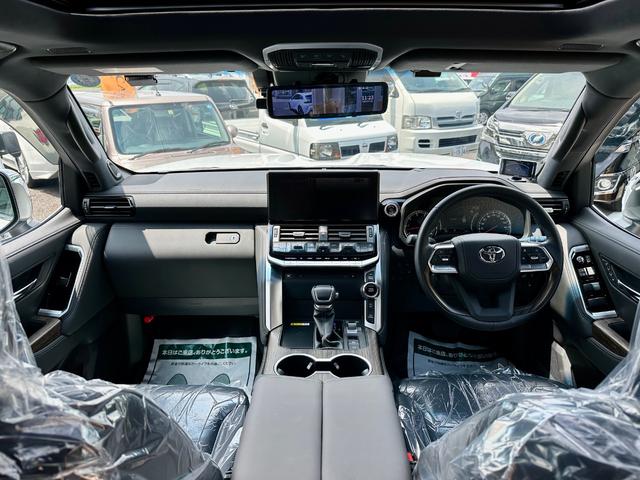 TOYOTA LAND CRUISER ZX | 2022 | PEARL | 8100 km | details TOYOTA LAND CRUISER ZX | 2022 | PEARL | 8100 km | details
