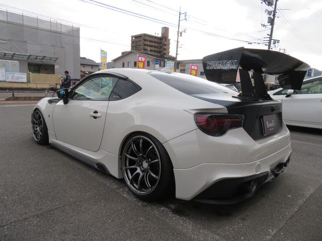 86（トヨタ）GT 6MT ボンネット改 TRDフルエアロ 外18AW HKS車高調 可変マフラー LEDライト 外テール 外Rウイング LSD バケットシート モモステ 3連メーター ...