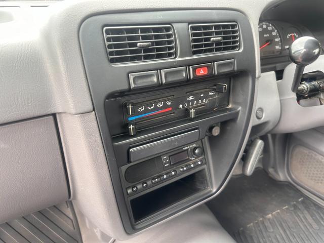 日産 ダットサントラック ベージュカラー全塗装 FJクルーザー4V6 NARDIステアリングの中古車｜グーネット中古車