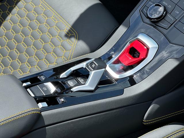 ランボルギーニ ウラカン LP610－4スパイダー リフティング スタイル＆ブランディングP イエロキャリパ＆ミマスフォージド20インチAWの ...