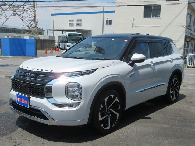 三菱 アウトランダーPHEV P 1オーナー 黒革 アラウンドビューの中古車｜グーネット中古車
