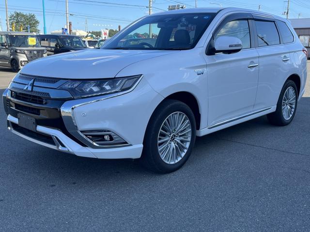 三菱 アウトランダーPHEV Gプレミアムパッケージ 4WD 衝突軽減 電動パーキングブレーキの中古車｜グーネット中古車