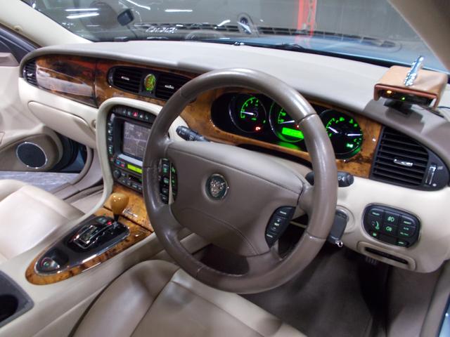ジャガー XJ XJ 3．0エグゼクティブ 2006年モデル正規ディーラー車 純正18インチアルミの中古車｜グーネット中古車