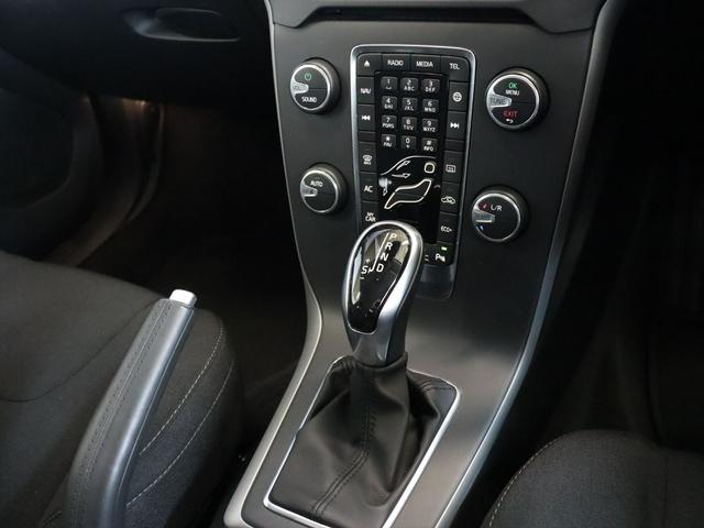 ボルボ V40 D4 2016年モデル クリーンディーゼル HDDナビの中古車｜グーネット中古車